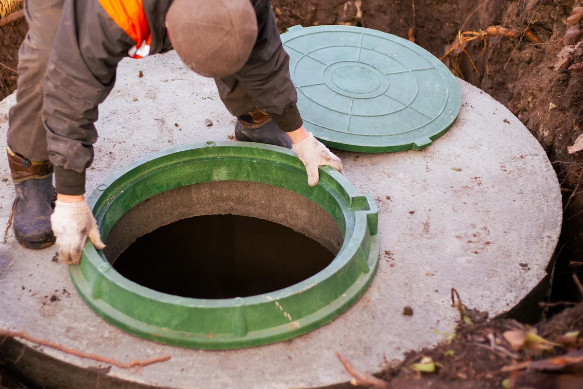Mengenal Cara Kerja Septic Tank yang Wajib Diketahui! Mengenal Cara Kerja Septic Tank yang Wajib Diketahui!
